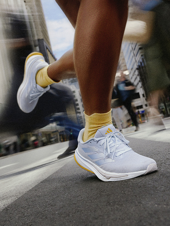 ES_GLAMOUR_INTERACT_SPECS-AND-FEATURES_ADIDAS_LANZAMIENTO_SUPERNOVA