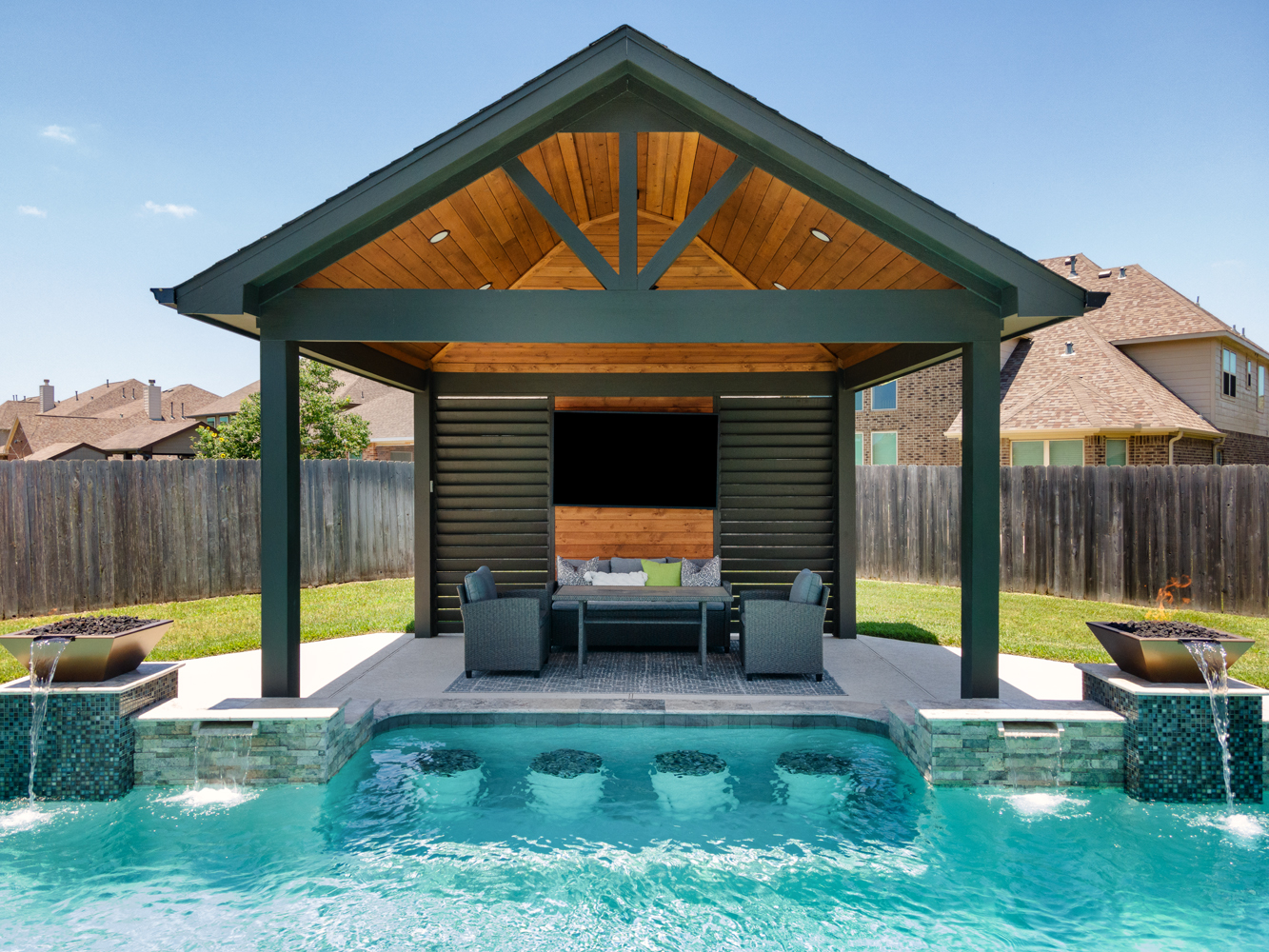 Avree Custom Pools